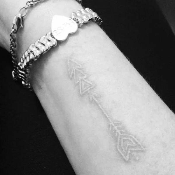 Handgelenk Weisse Tattoos