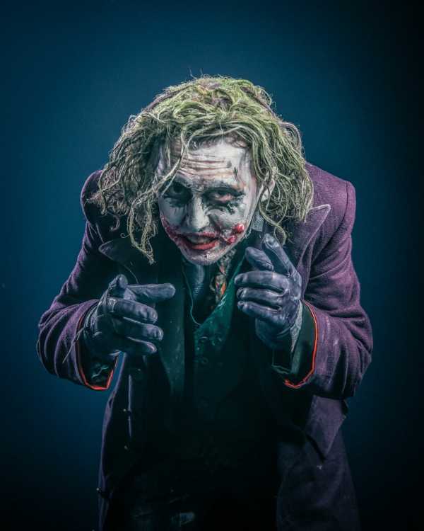 Bekannte Filmfiguren und Comic-Superhelden als bildende Kunst