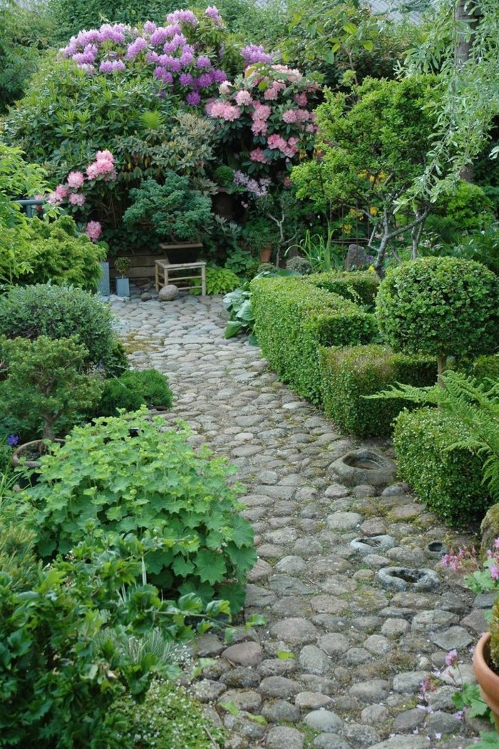 Der Gartenweg - 50 Gartenwege, welche Sie durch den Außenbereich führen...