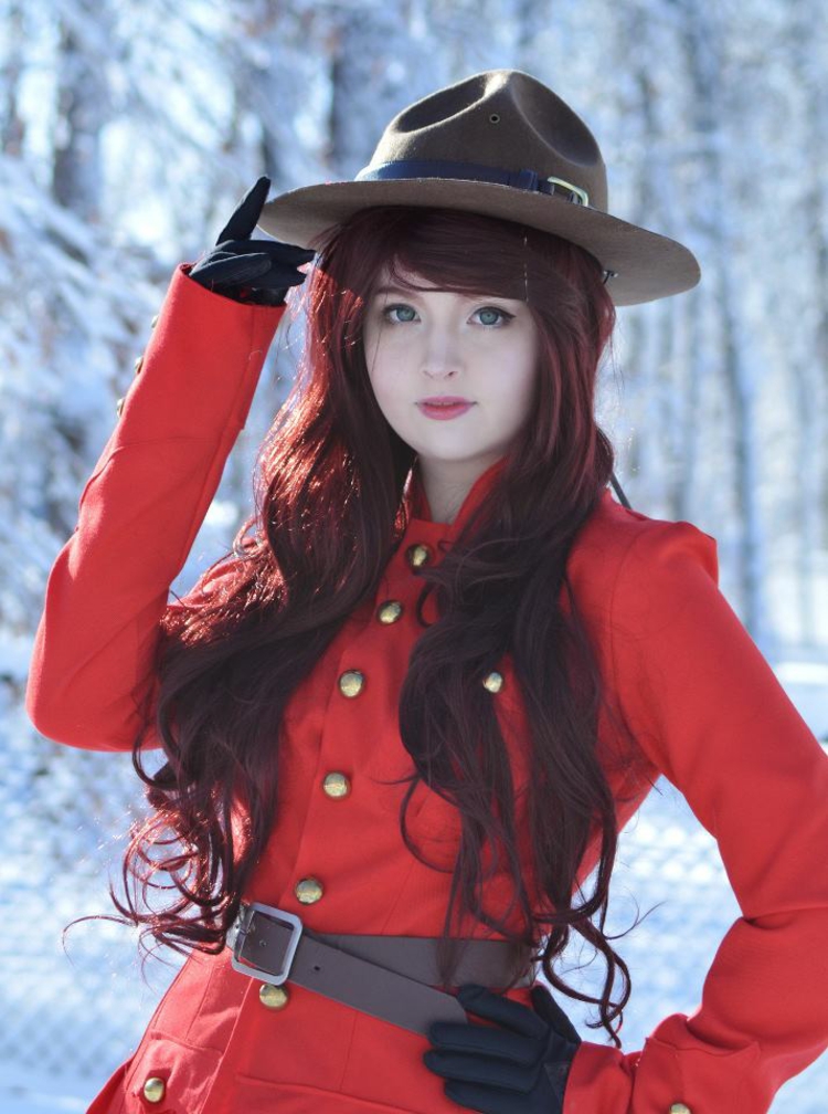 Kostüme selber nähen: 18-jährige Angela Clayton kann Desney Kostüme ...