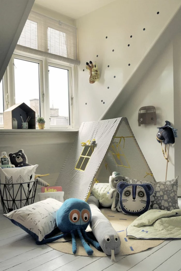 Kuschelecke Kinderzimmer Dachschrage